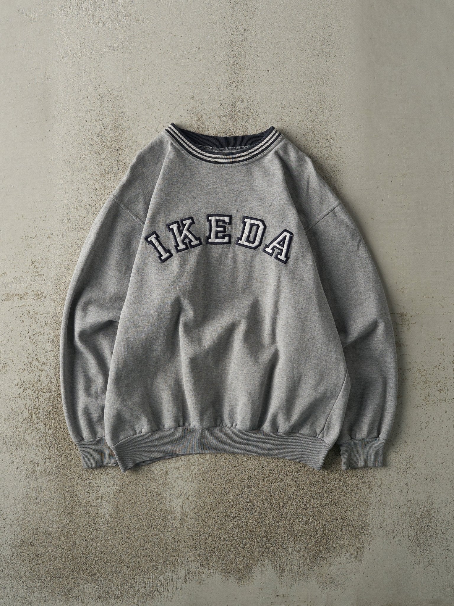 Vintage Y2K Grey Embroidered Ikeda Crewneck (M/L) – Rebalance Vintage
